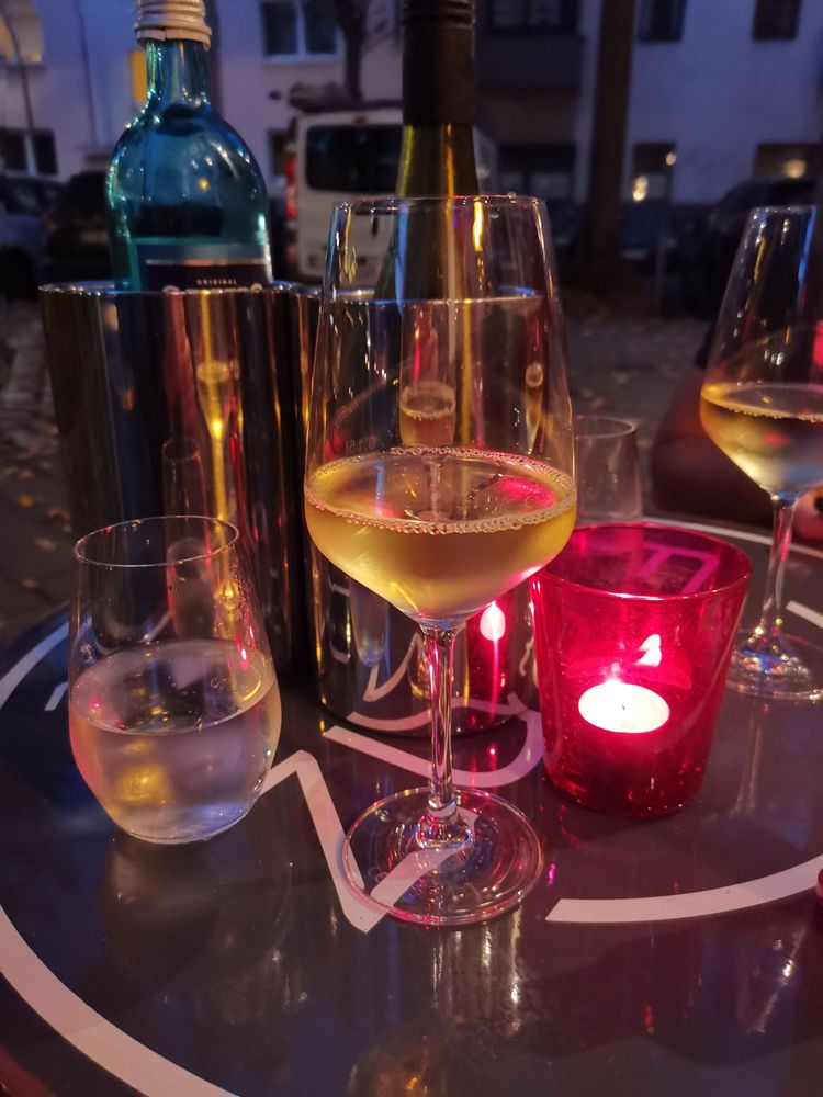 HANZ UND FRANZ - Updated July 2024 - Hoffeldstr. 37, Düsseldorf ...