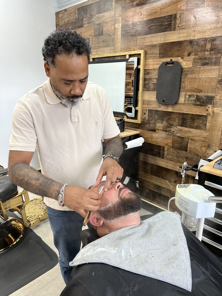 UNTOUCHABLE SHOP - Updated July 2025 - 10 Photos - 7107 Collins Ave ...