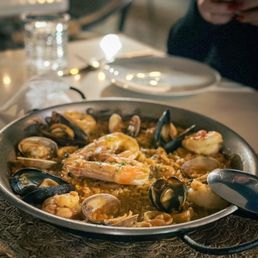 DOS BESOS - Updated July 2025 - 860 Photos & 361 Reviews - 99 Union St ...