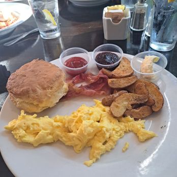 ELI’S TABLE - Updated January 2026 - 1454 Photos & 2157 Reviews - 129 ...