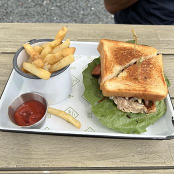 CAMP OUTPOST - 646 Photos & 328 Reviews - 1811 S Alamo St, San Antonio ...