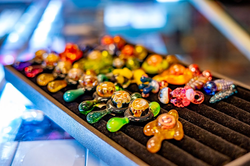 VAPOR TRAILS SMOKE SHOP - Updated June 2024 - 141 Photos & 32 Reviews ...