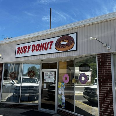 RUBY DONUT - Updated October 2025 - 126 Photos & 201 Reviews - 210 W ...
