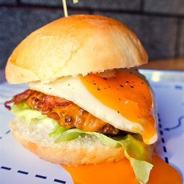 REGRUB BURGER BAR - Updated January 2026 - 208 Photos & 189 Reviews ...