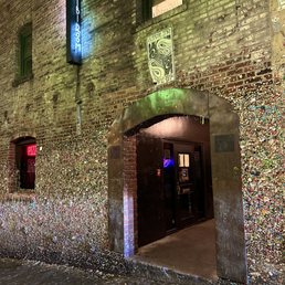 ALIBI ROOM - Updated October 2025 - 794 Photos & 1030 Reviews - 85 Pike ...