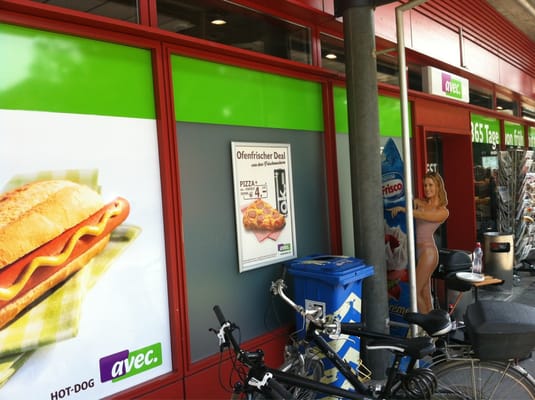 AVEC SHOP BAHNHOFKIOSK - Updated June 2025 - Bahnhofstrasse 2, Cham ...