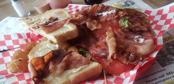 SIMCOE CAFE - Updated July 2025 - 43 Photos & 23 Reviews - 123 W Main ...