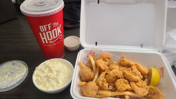 OFF THE HOOK - Updated December 2025 - 22 Photos & 32 Reviews - 2319 S ...