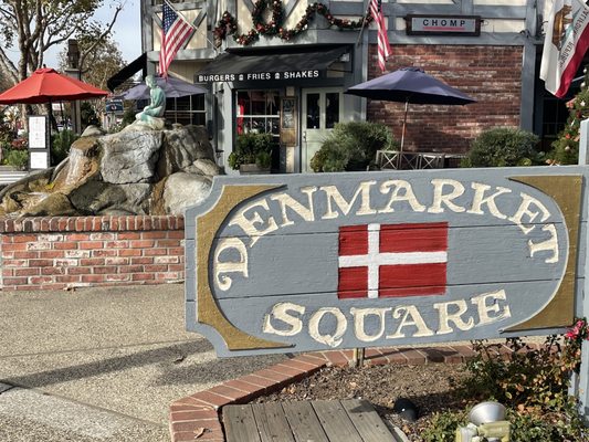 THE LITTLE MERMAID FOUNTAIN - Updated September 2025 - 86 Photos & 30 ...