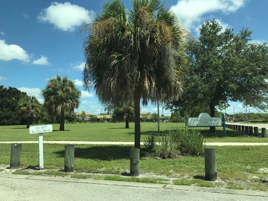 SANDY PERRONE PARK - Updated October 2025 - 5222 Kelly Rd, Town 'n ...