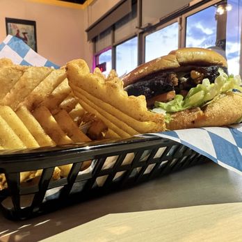 5TH STREET BURGER & FRIES - Updated July 2024 - 62 Photos & 49 Reviews ...