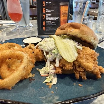 SEPTEMBERS TAPROOM & EATERY - PERRIS - Updated October 2025 - 326 ...