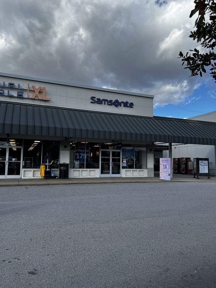 SAMSONITE OUTLET - Updated December 2025 - 1025 Outlet Center Dr ...
