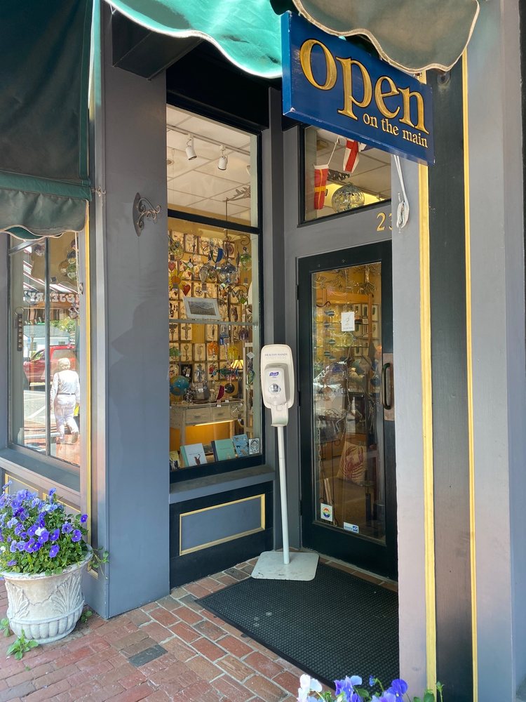 ON THE MAIN - Updated July 2025 - 16 Photos & 12 Reviews - 234 Main St, Ogunquit, Maine ...