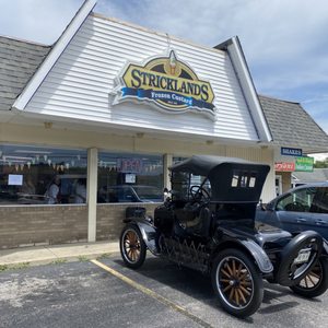 BIGGINS BIG DIP - Updated July 2024 - 17 Reviews - 197 Portage Lakes Dr ...