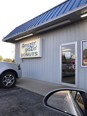 AMAZIN GLAZIN DONUTS - Updated February 2025 - 46 Photos & 35 Reviews ...