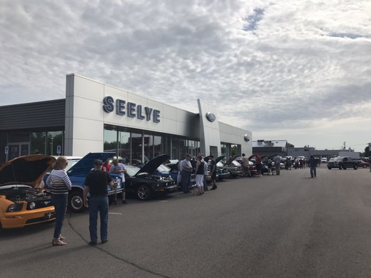 SEELYE FORD - Updated December 2025 - 13 Photos & 64 Reviews - 3820 ...