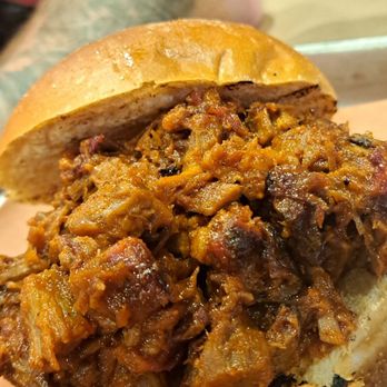 BOBBIQUE - Updated April 2025 - 447 Photos & 481 Reviews - 70 W Main St ...