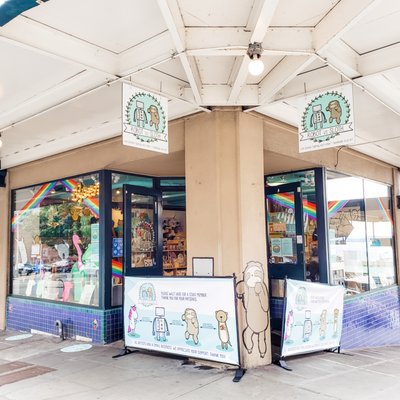 ROBOT VS SLOTH - Updated July 2024 - 100 Photos & 53 Reviews - 1535 1st ...