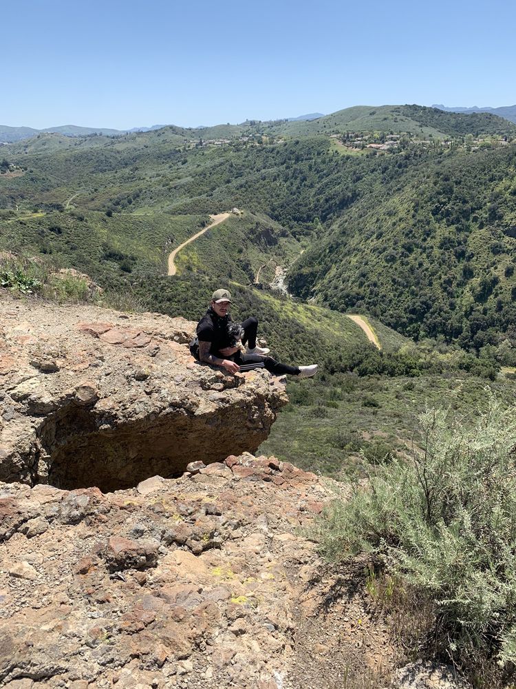 LIZARD ROCK VIA CANYON OVERLOOK TRAIL - Updated August 2025 - 53 Photos ...