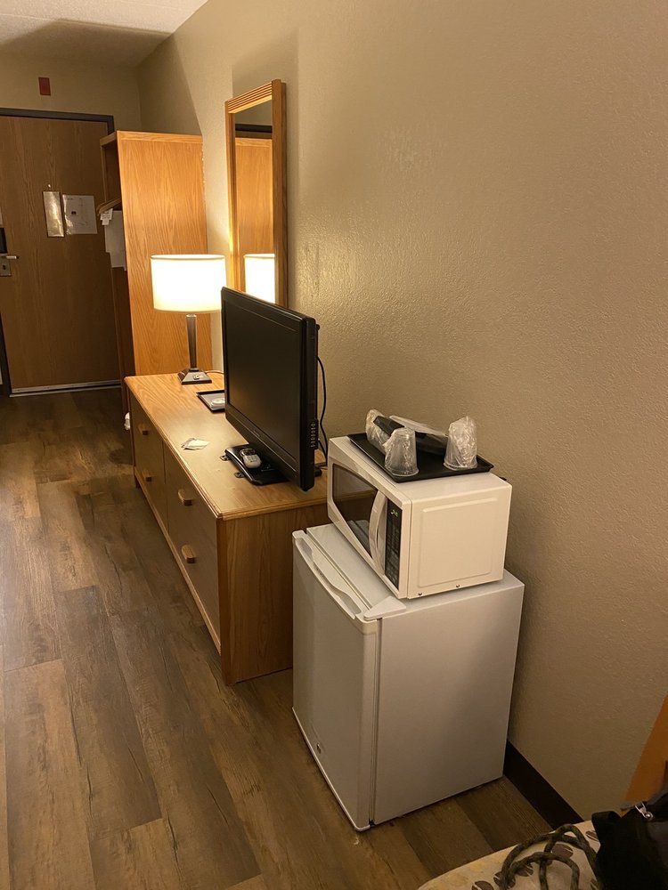 BOARDERS INN & SUITES BY COBBLESTONE HOTEL - FARIBAULT - Updated June ...