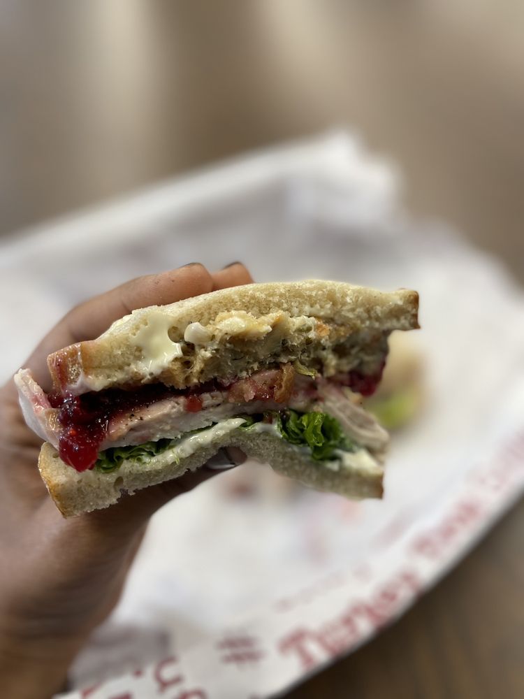 MILLBURN DELI - Updated December 2025 - 69 Photos & 67 Reviews - 256 ...