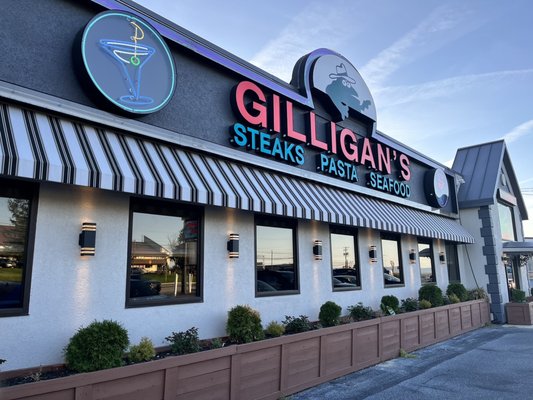 GILLIGANS BAR & GRILL - Updated August 2025 - 68 Photos & 190 Reviews ...