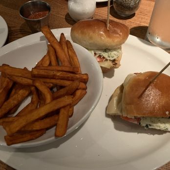 THE HAPP INN BAR & GRILL - Updated January 2025 - 326 Photos & 371 ...