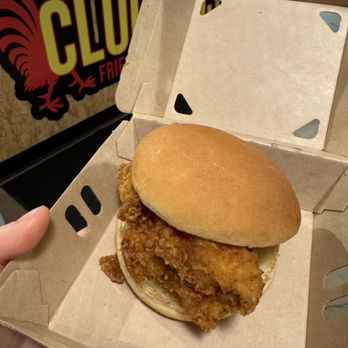 CLUCKERS - Updated October 2024 - 141 Photos & 88 Reviews - 600 S ...