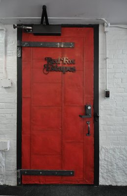 RED FOX ESCAPES - Updated June 2024 - 28 Photos & 178 Reviews - 614 ...