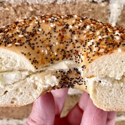 BETWEEN ROUNDS BAGEL DELI & BAKERY - Updated September 2024 - 100 ...