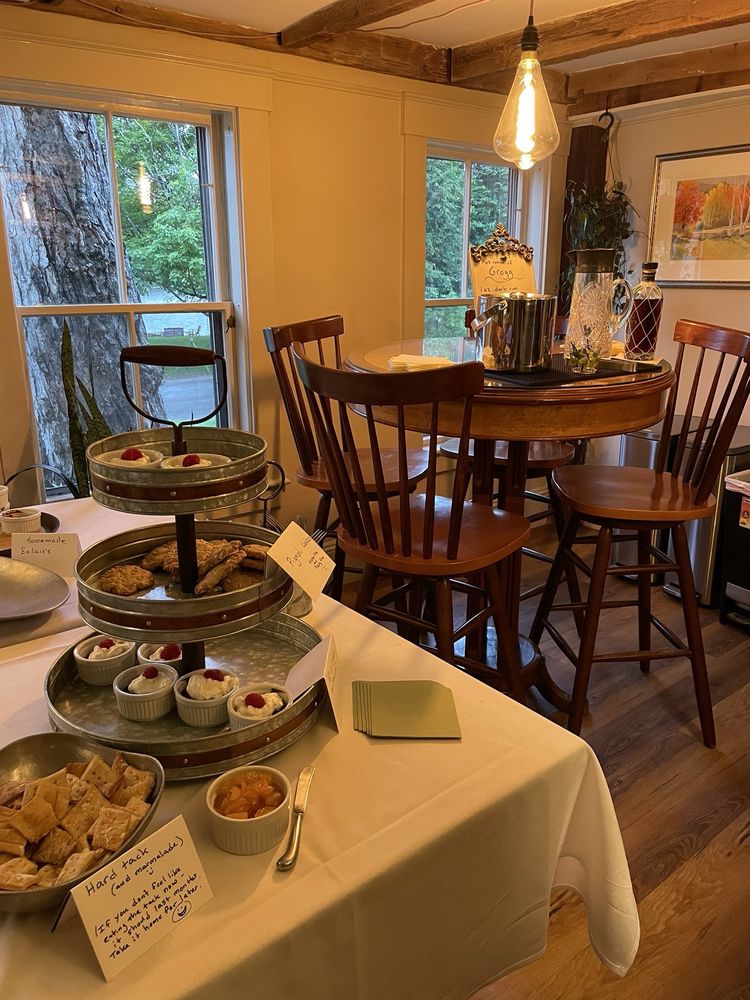 FOLLANSBEE INN - Updated March 2026 - 145 Photos & 48 Reviews - 2 ...