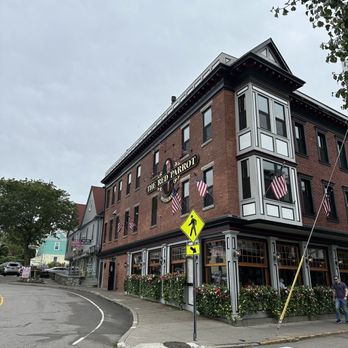 THE RED PARROT RESTAURANT - Updated June 2024 - 1279 Photos & 1318 ...