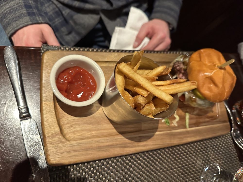 ANDOVER INN - Updated December 2025 - 16 Photos & 17 Reviews - 4 Chapel ...