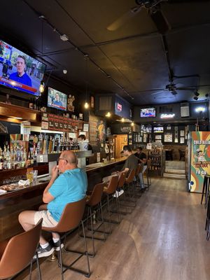 CALIENTE PIZZA & DRAFTHOUSE - Updated November 2025 - 523 Photos & 474 ...