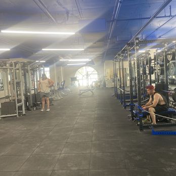 SUMMIT STRONG - Updated December 2025 - 20 Photos & 73 Reviews - 925 ...