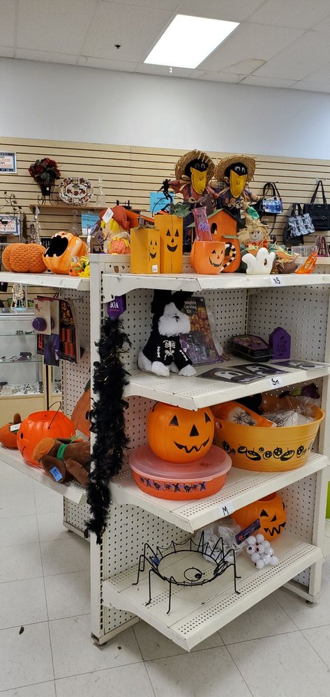MAJ-R THRIFT & DISCOUNT - Updated September 2024 - 37 Photos - 2020 NW ...