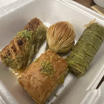 ISTANBUL GRILL CAFE & BAKERY - Updated December 2025 - 57 Photos & 29 ...