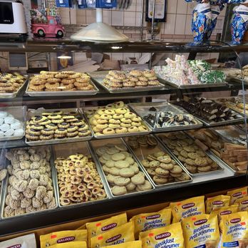 EAGLE ROCK ITALIAN BAKERY & DELI - Updated July 2024 - 915 Photos & 752 ...