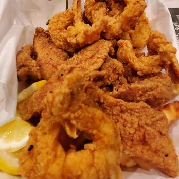 FAMILY HOUSE OF FISH AND POULTRY - Updated August 2025 - 123 Photos ...