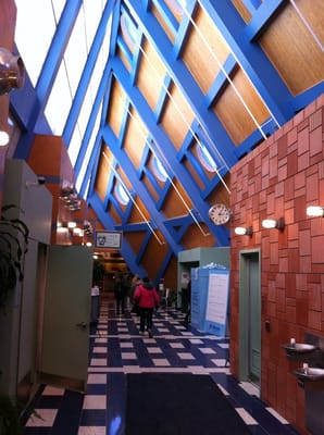 MIDDLE COUNTRY PUBLIC LIBRARY - Updated December 2025 - 27 Photos & 20 ...