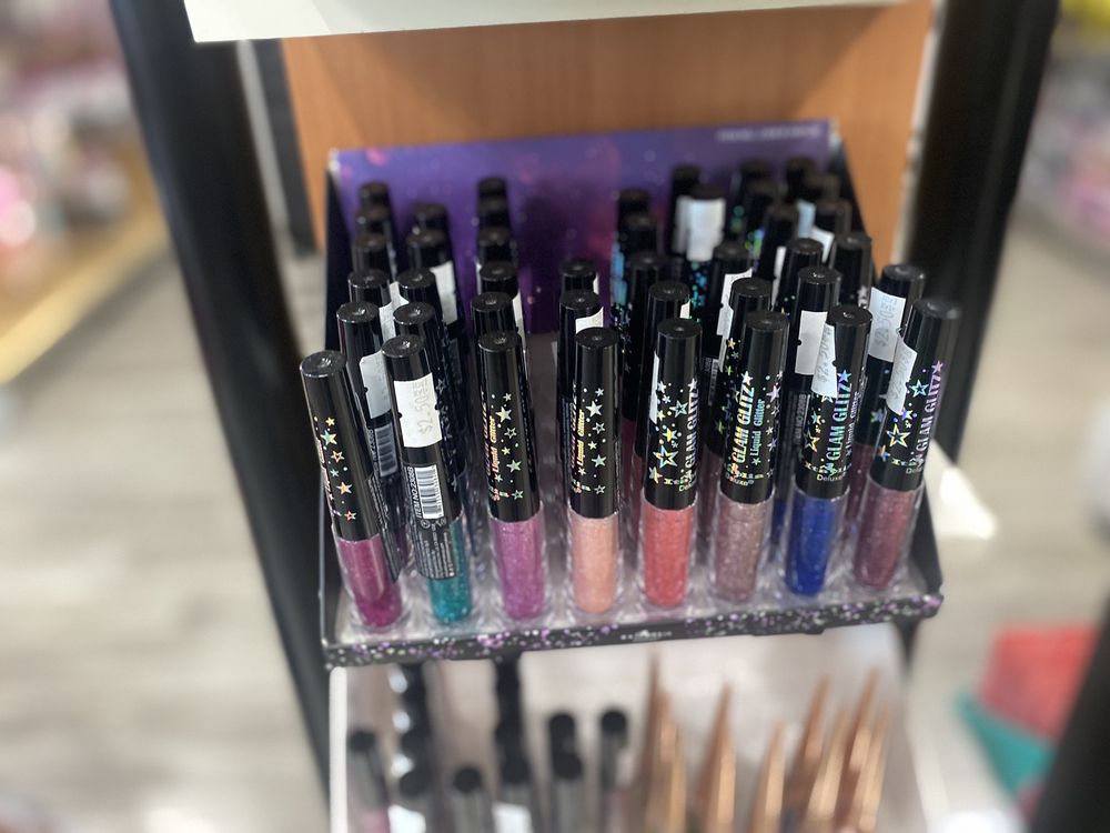 THE H&MUA STUDIO - Updated October 2025 - 29 Photos - 14063 Paramount ...