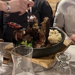 CAST IRON CHEF CHOP HOUSE & OYSTER BAR - Updated December 2025 - 839 ...