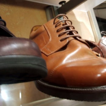 THE BLUE SHOE BOX - Updated January 2026 - 439 Danforth Avenue, Toronto ...