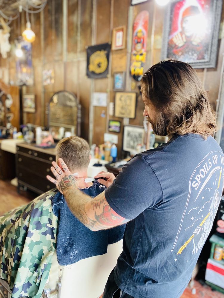 RUSTYRAZOR BARBERSHOP - Updated November 2024 - 464 Photos & 28 Reviews ...