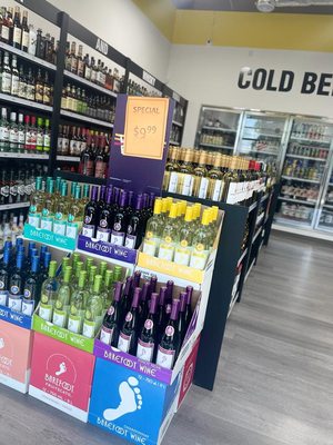 SUPER LIQUOR HUB - Updated December 2025 - 14 Photos - 15808 100 Avenue ...