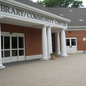 GLADYS E. KELLY PUBLIC LIBRARY - Updated December 2025 - 16 Photos - 2 ...