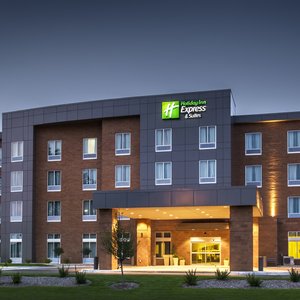 HAMPTON INN & SUITES MADISON / DOWNTOWN - 166 Photos & 95 Reviews - 440 ...