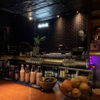 DORIAN’S - Updated June 2025 - 148 Photos & 96 Reviews - 1939 W North ...