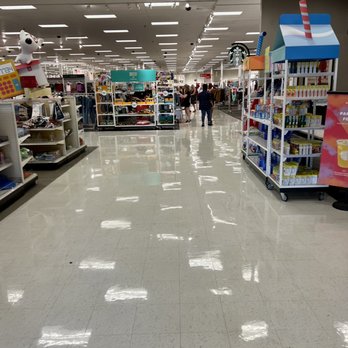 TARGET - Updated December 2025 - 24 Photos - 153 Sierra Dr, Altoona ...